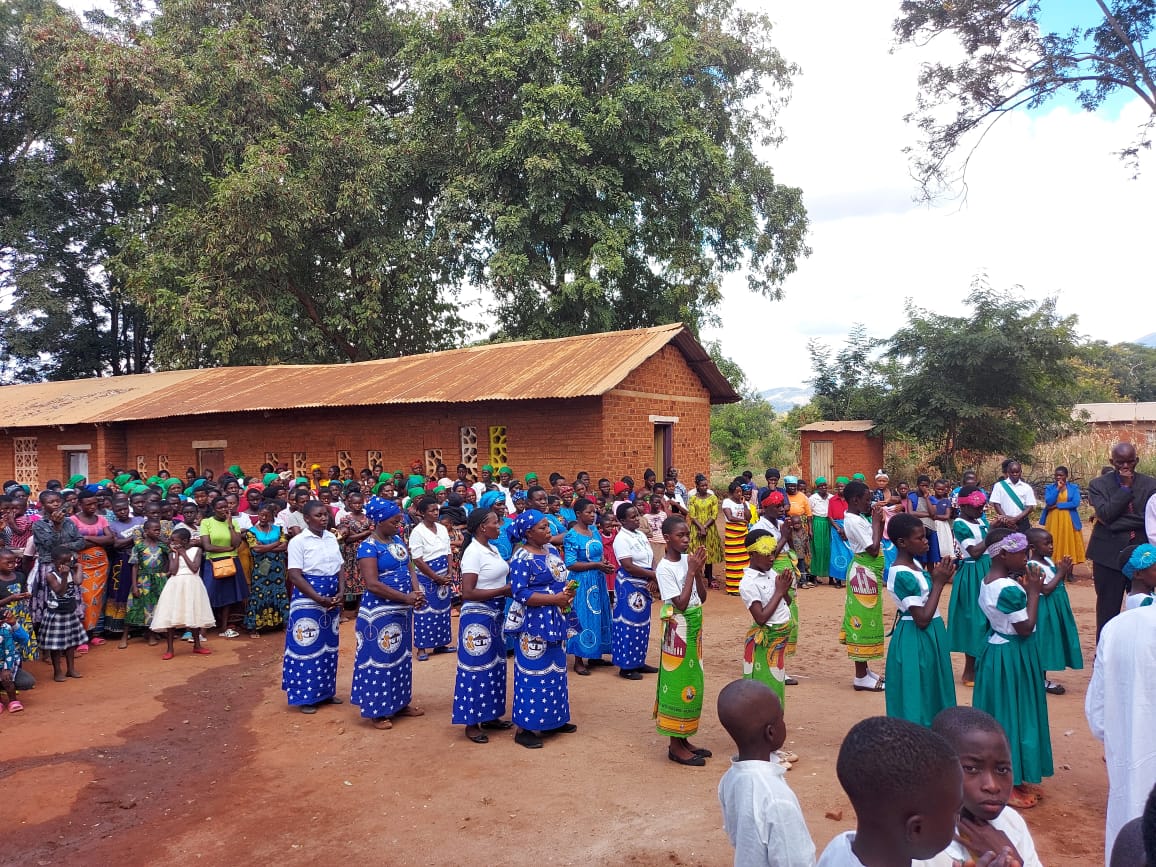 Blessing of Holy Trinity Church Chikowa, Malawi - Comunidad misionera ...