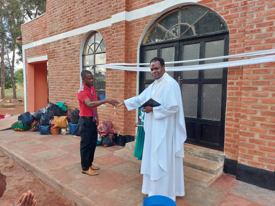 Blessing of Holy Trinity Church Chikowa, Malawi - Comunidad misionera ...